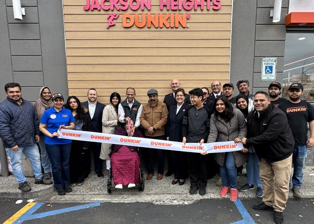 Dunkin’ and Baskin-Robbins restaurant in Jackson Heights commemorates ...